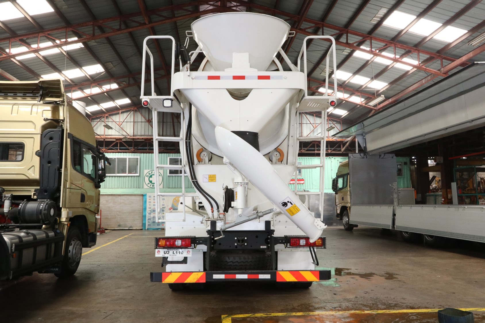 Shacman H3000 6x4 Cement Mixer Truck 10 wheeler SX5256GJBHT384C | anahaw.ph