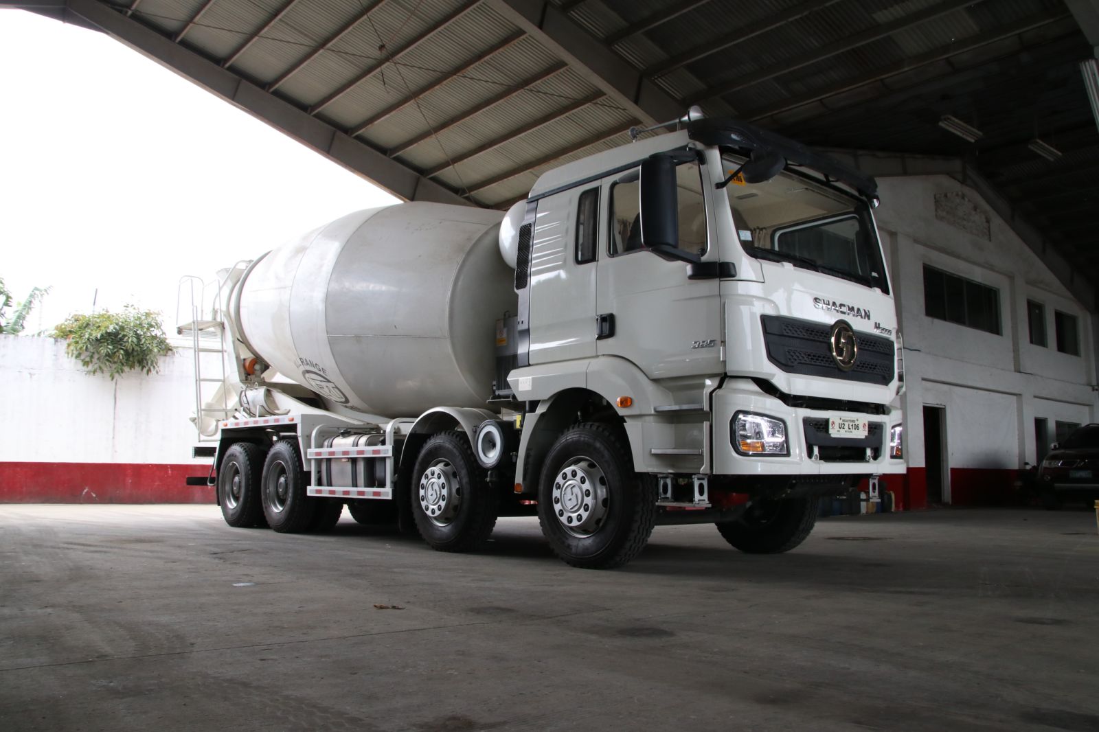 Shacman H3000 8x4 Cement Mixer Truck 12 wheeler SX5316GJBHT326C | anahaw.ph